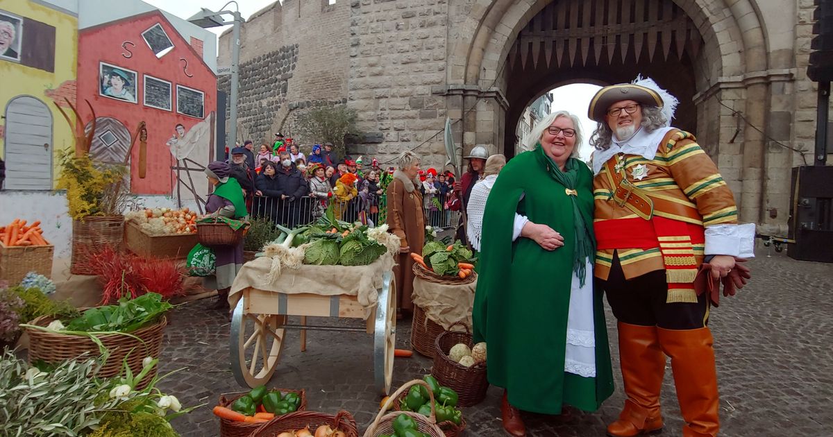 Karneval Köln: Jan und Griet lockt hunderte Zuschauer an | Kölner Stadt ...