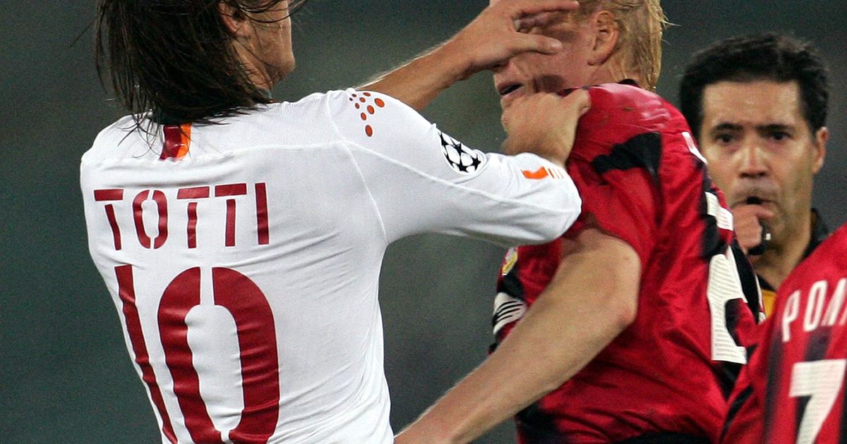 Bayer 04 Leverkusen: Als Francesco Totti den Rücken von Carsten Ramelow ...