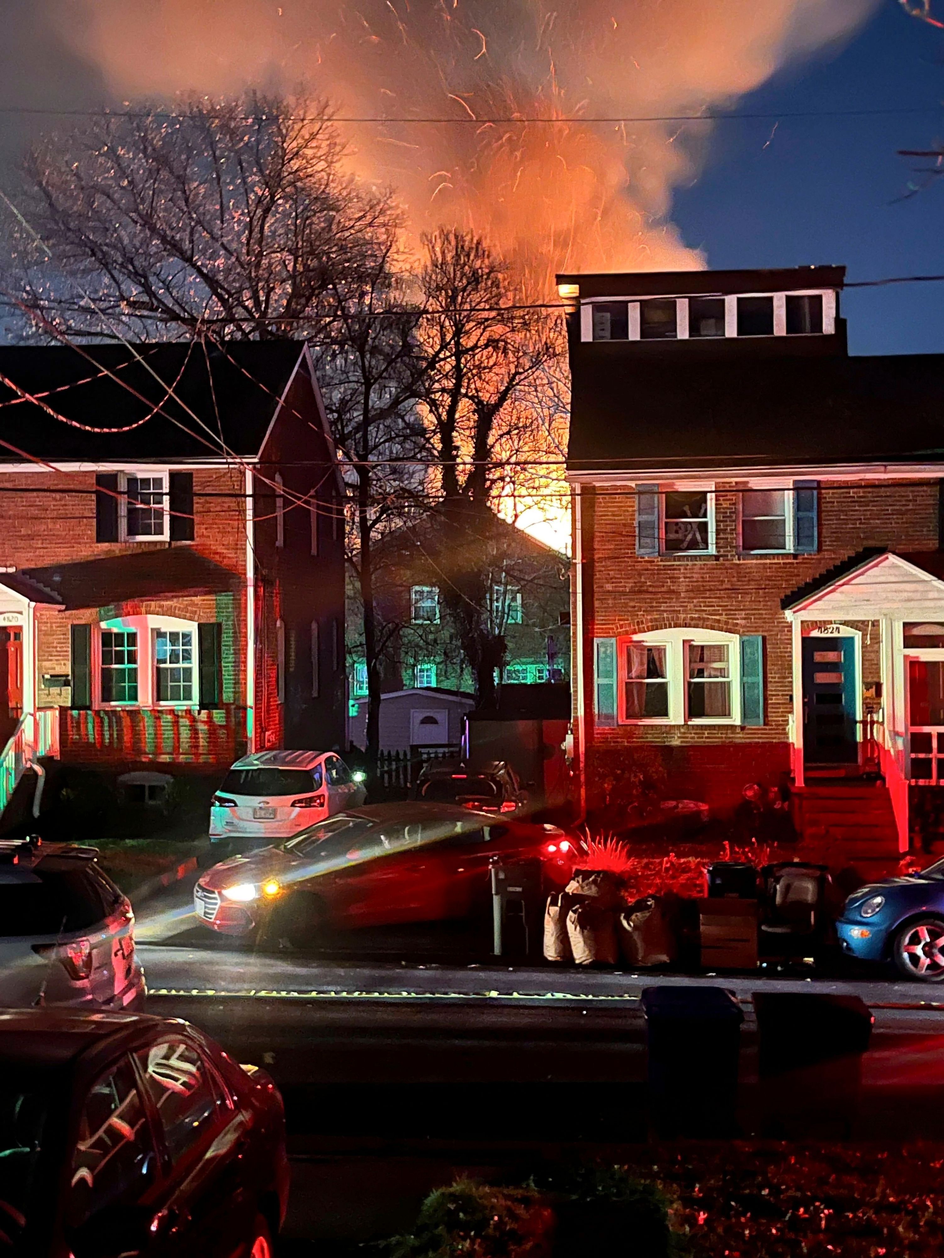 USA: Video zeigt heftige Explosion in Wohngebiet nahe Washington ...