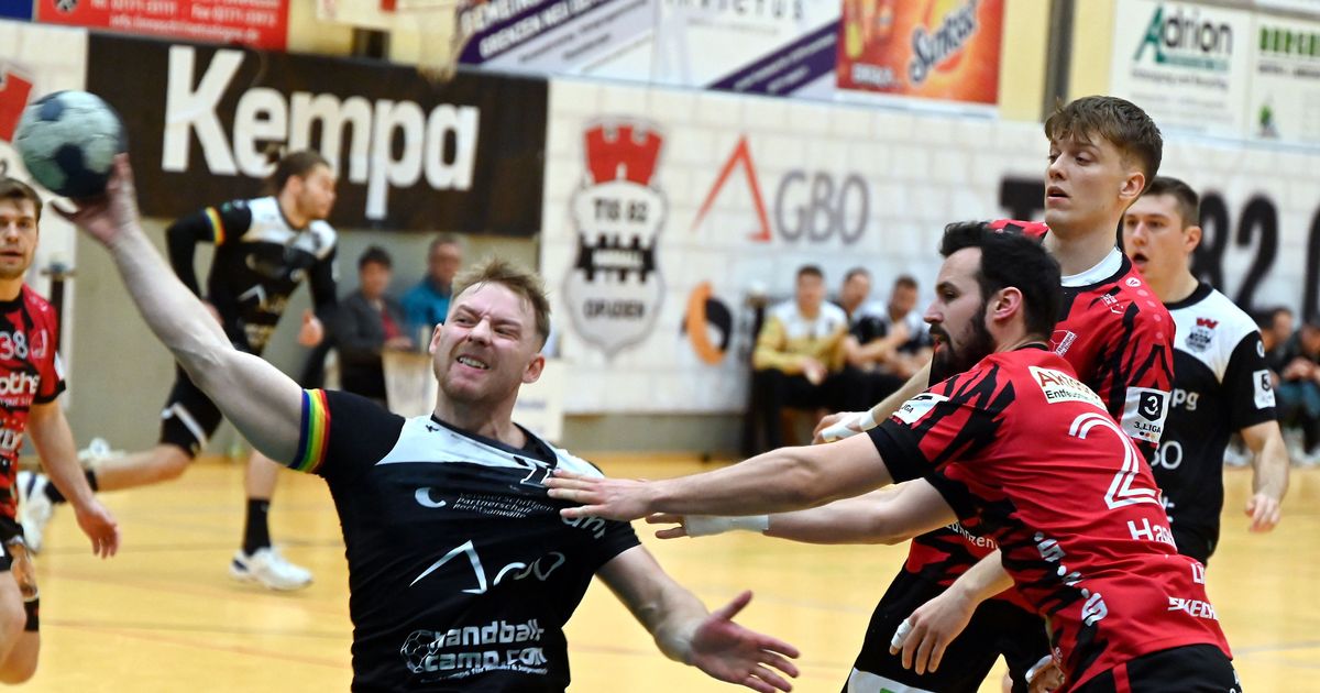 Opladens Trainer Fabrice Voigt hat Mitleid mit den Zuschauern | Kölner ...