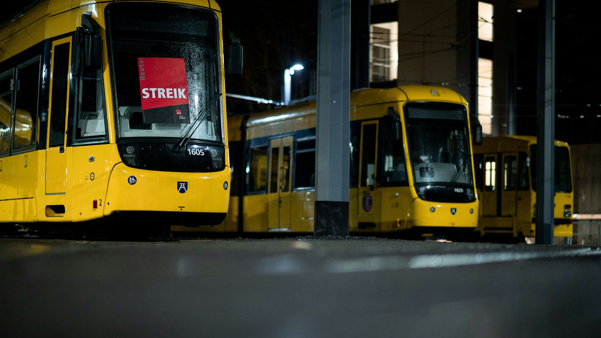 Zweitägiger Warnstreik im kommunalen NRW-Nahverkehr gestartet | Kölner ... Zweitägiger Warnstreik im kommunalen NRW-Nahverkehr gestartet | Kölner ...