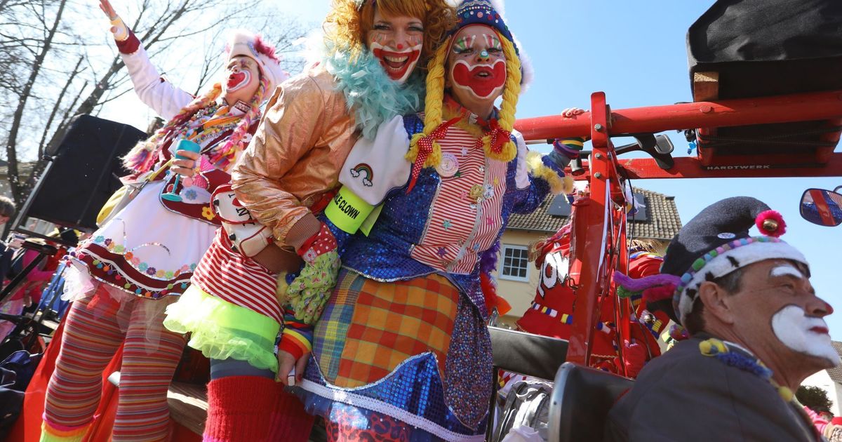 Bad Honnef: Circus Comicus bringt Farbe in den Karnevalszug | Kölner ...