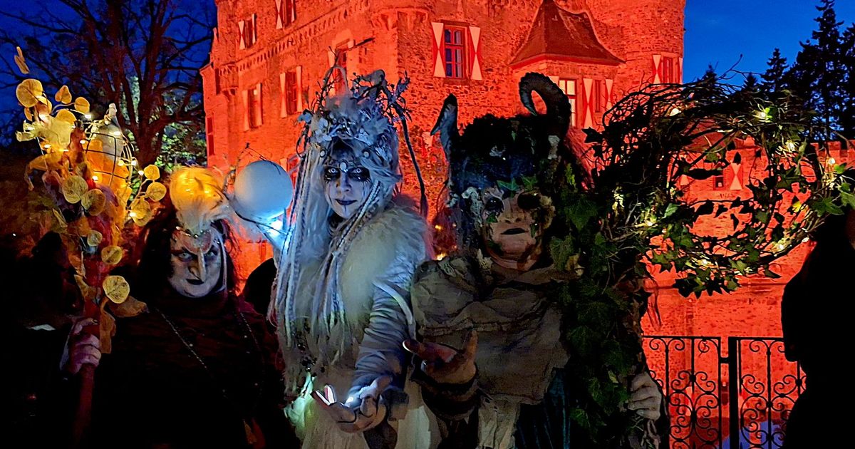 Hexen hatten Burg Satzvey beim nächtlichen Treiben zum 1. Mai fest im ...