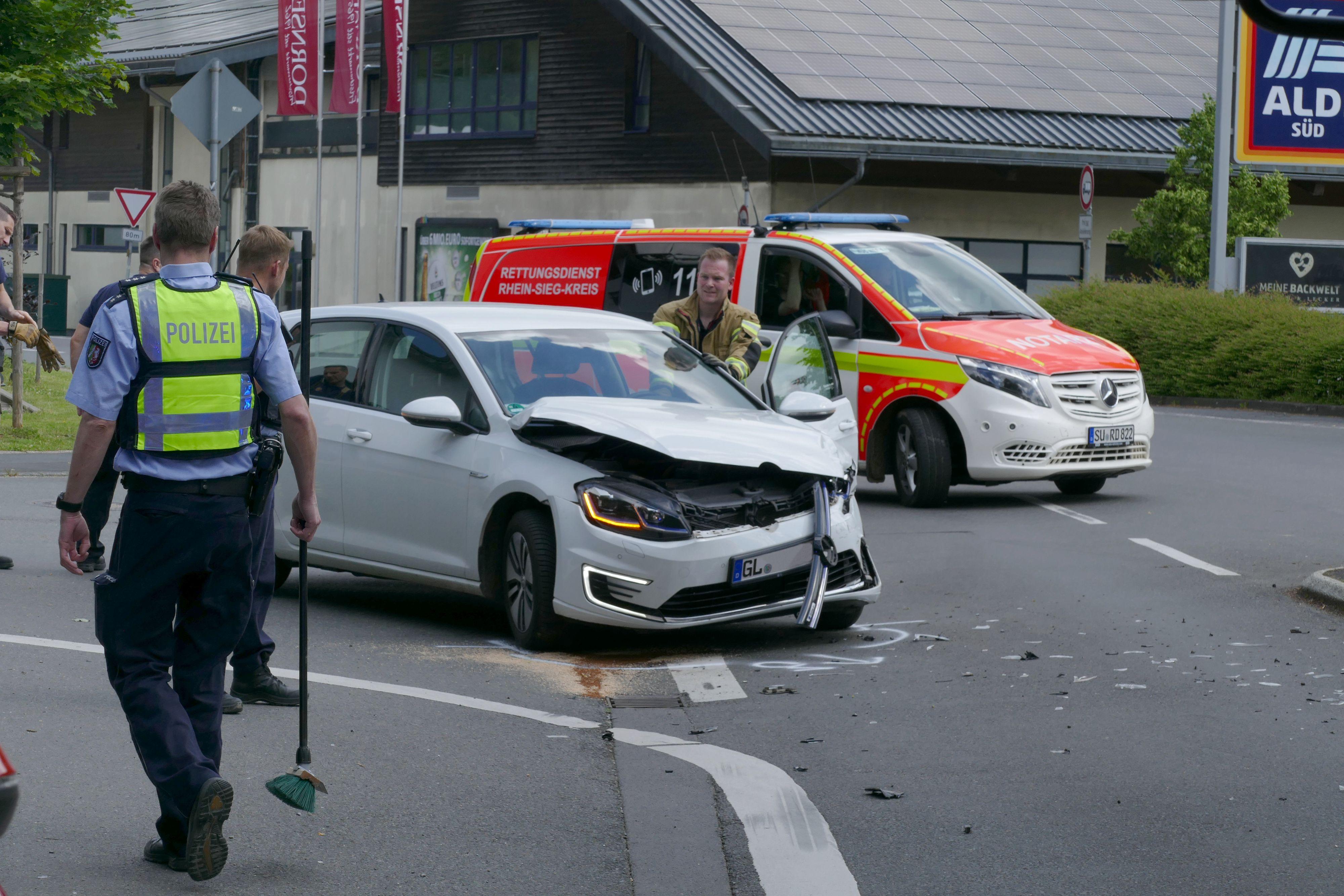 Much: Autofahrerin bei Unfall verletzt - Handy meldet falschen Ort ...