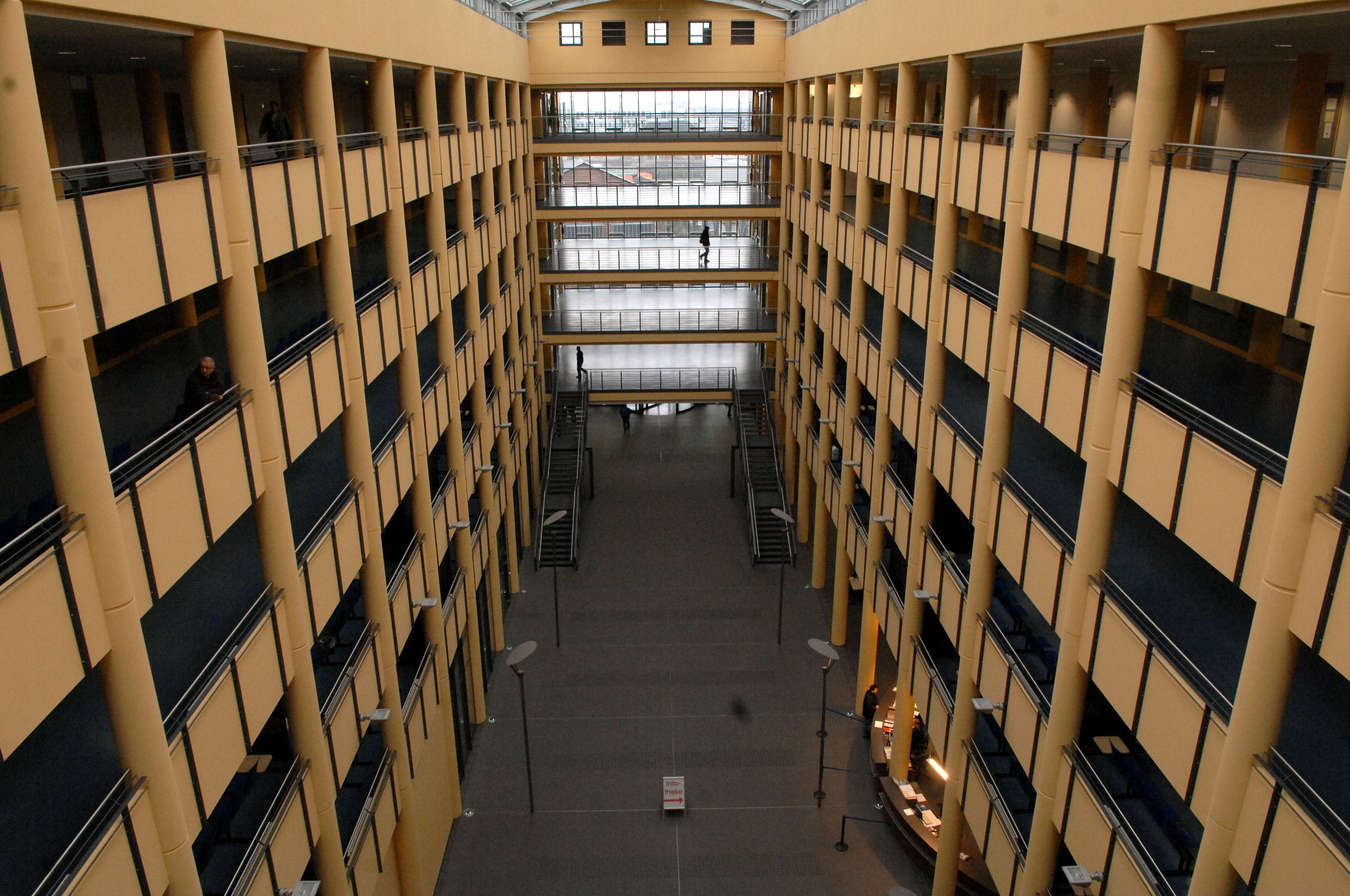 Viel Publikumsverkehr: Anlaufstelle für Kölner wird saniert | Kölner ...