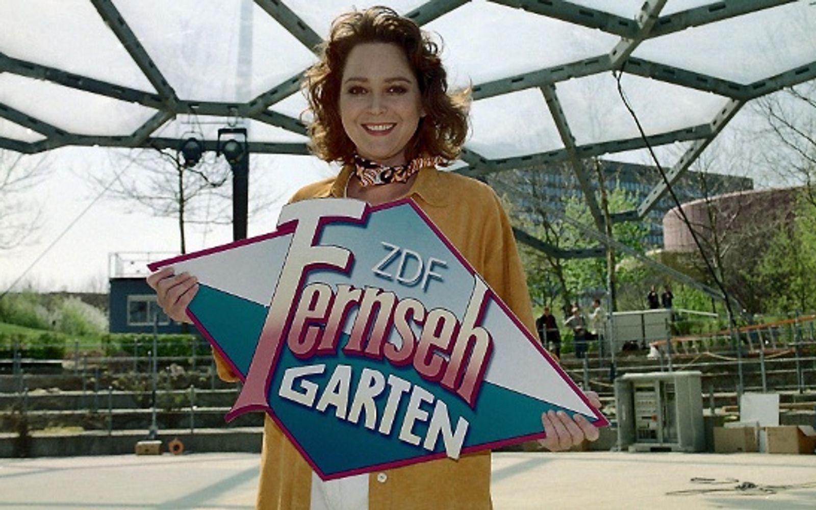 "Bin kurz vorm Heulen": Ex-Moderatorin kehrt zum "Fernsehgarten" zurück ...