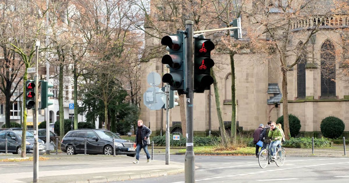 Köln: Stadt will mehr als 250 Kölner Ampeln modernisieren | Kölner ...