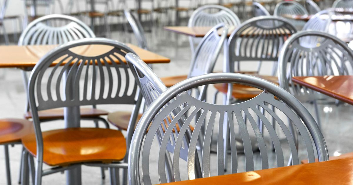 Köln: Dieb verrückt Tisch in Döner-Imbiss und klaut Handy | Kölner ...