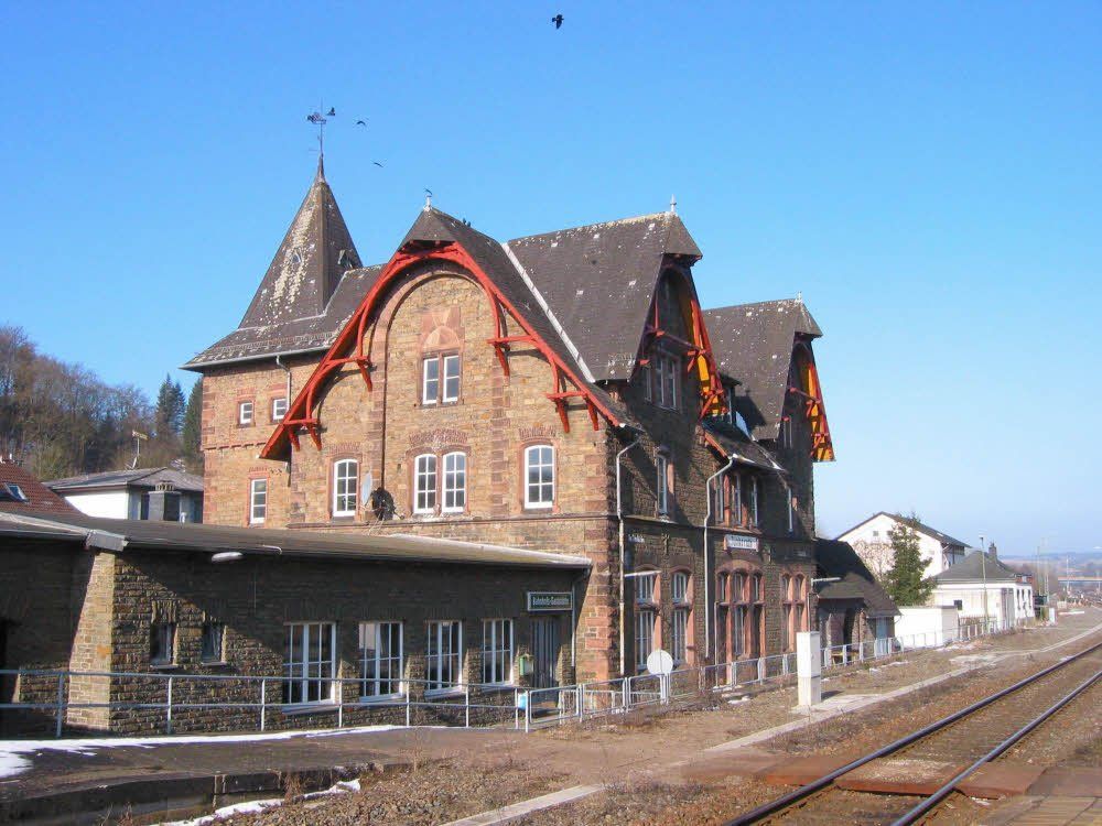 Umbau in Jünkerath: Verjüngungskur für alten Bahnhof | Kölner Stadt ...